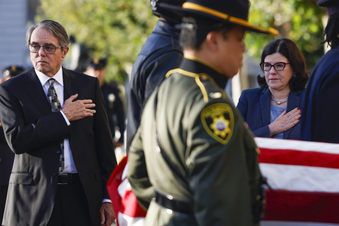 Tearful mourners line up at San Francisco City Hall to thank, pay last ...